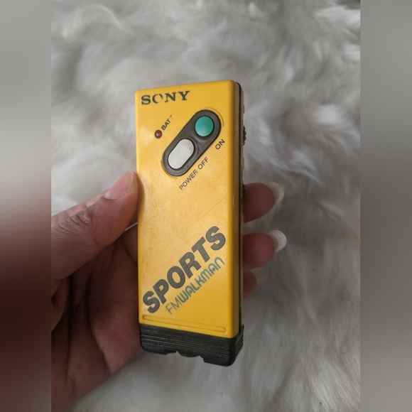 Sony | Portable Audio & Video | Sony Vintage 983 Yellow And Black ...